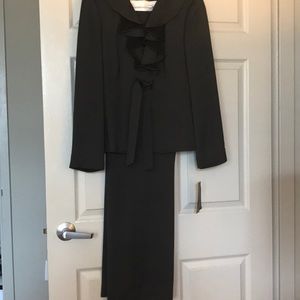 Anne Klein | Jackets & Coats | Fabulous Anne Klein Ruffle 2pc Suit ...